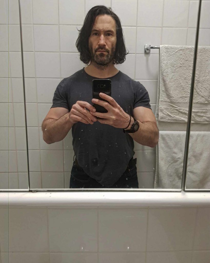 Keanu Reeves Lookalike (UK) - Lookalikes