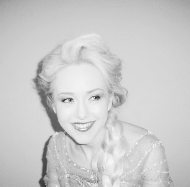 Elsa Lookalike (UK) - Lookalikes