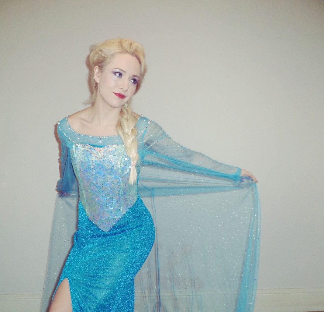 Elsa Lookalike (UK) - Lookalikes