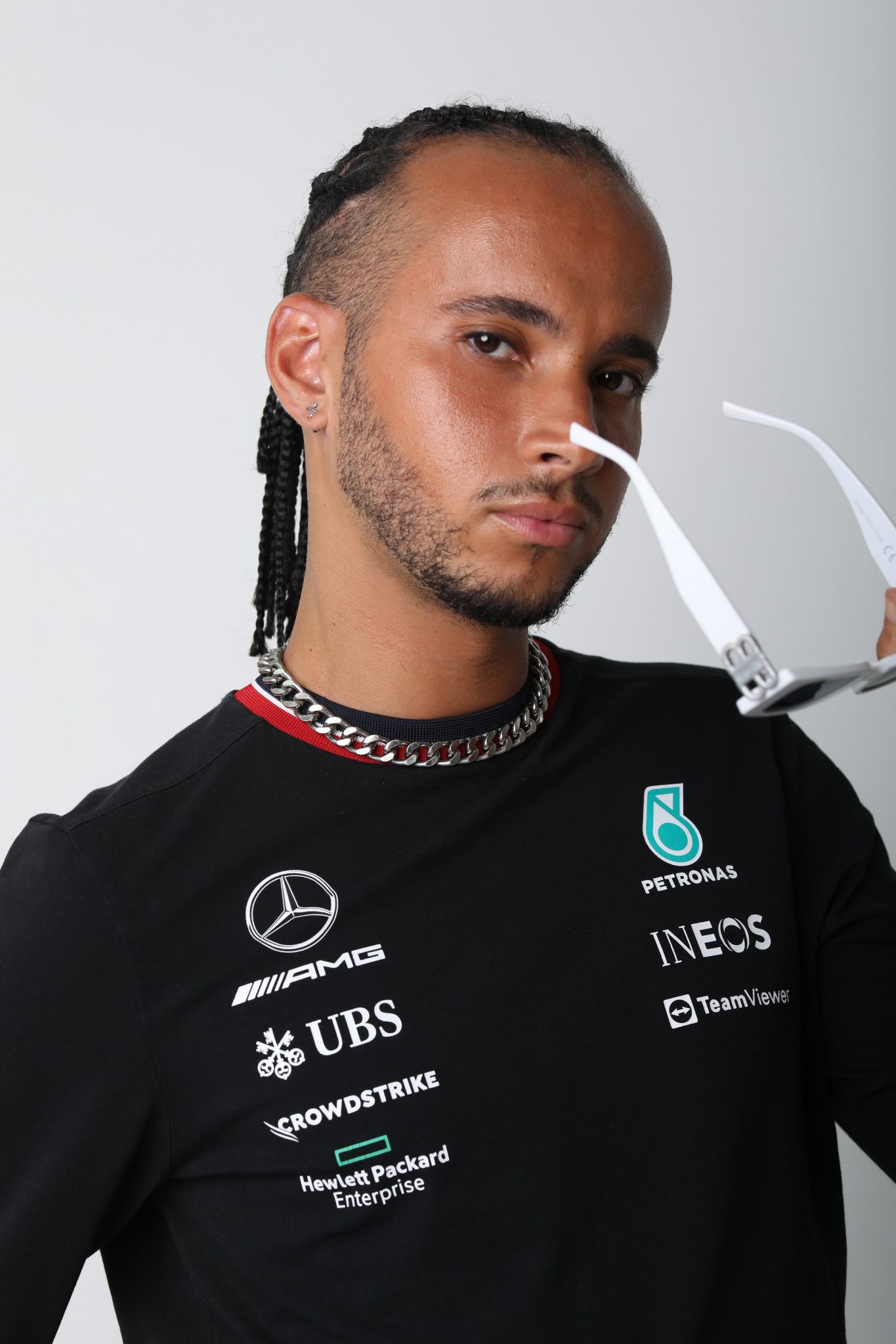 Lewis Hamilton Lookalike - Hire Celebrity Lookalikes, Impersonators
