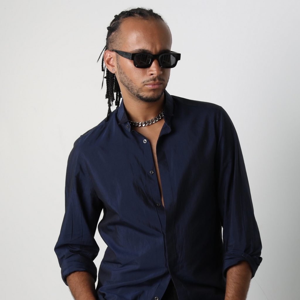 Lewis Hamilton Lookalike - Hire Celebrity Lookalikes, Impersonators